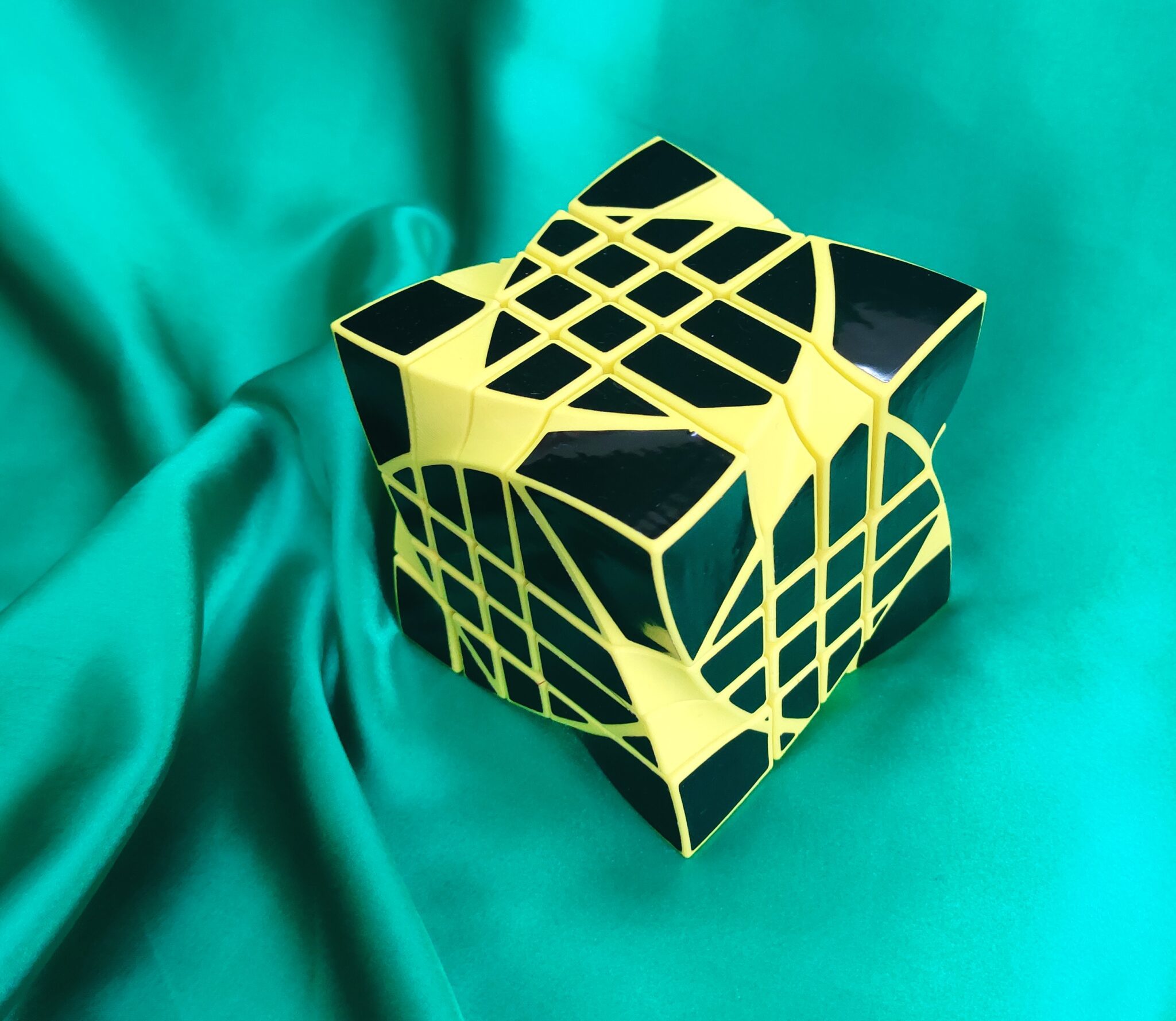 4x4x4 Curvy Mirror Cube - Twisty Puzzles | Custom Cubes | Designer Puzzles